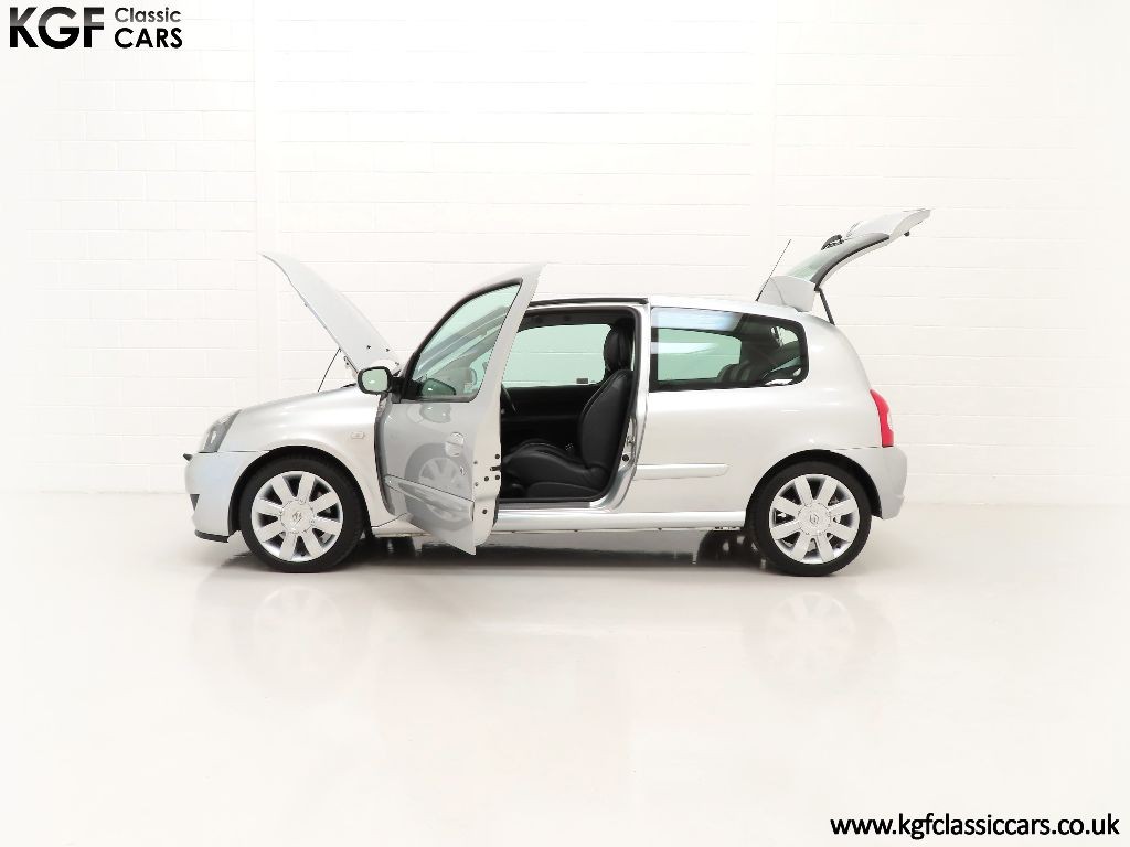 A Stonking Clio Renaultsport 182 with Cup Spoiler Pack and 32,003 Miles ...