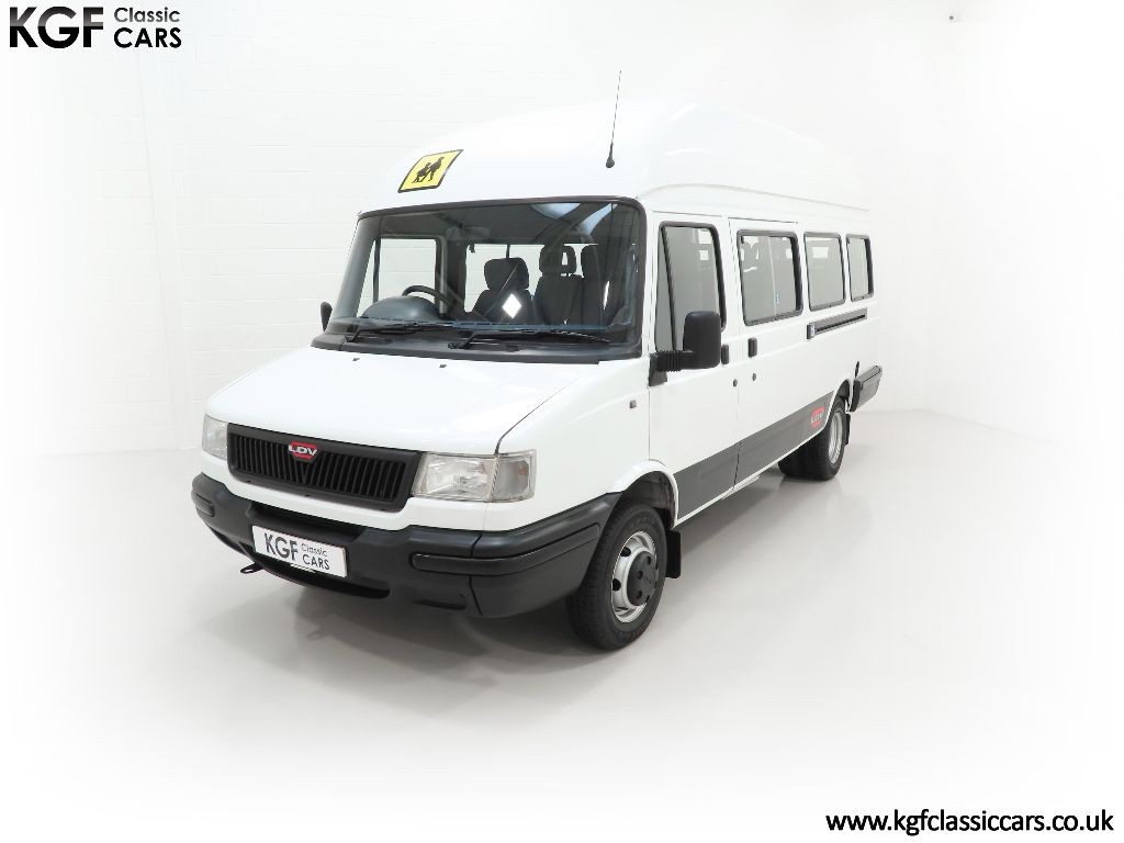Our Marvellous ‘Fun Bus’ LDV Convoy 17-Seat Hi-Roof Minibus with 33,501 ...