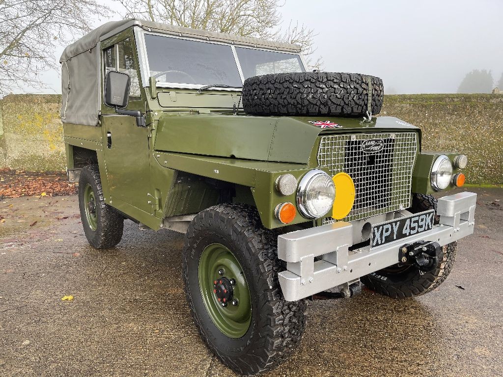 superbly restored 1971 land rover lightweight on galvanised chassis For ...
